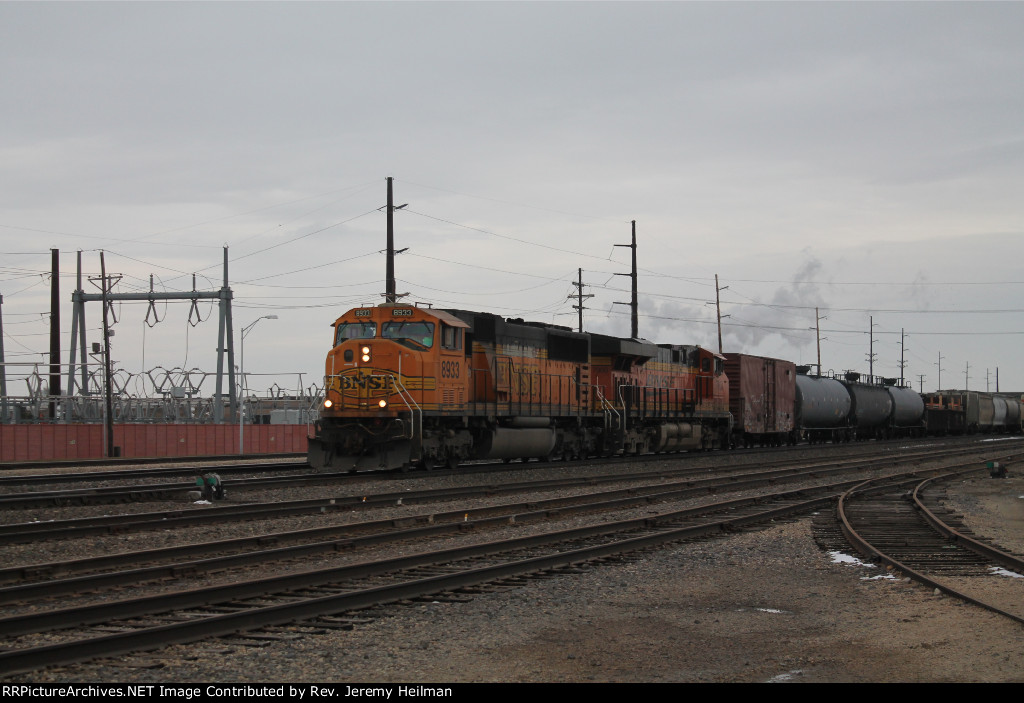 BNSF 8933 & 7900 (2)